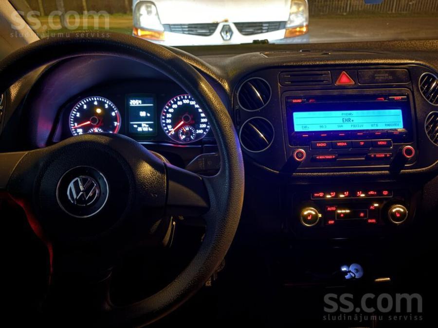Black Volkswagen Golf Plus 2010 in Riga, with an engine capacity of 1.40 L and mileage of 268 thousand km for 1580 €, photo 10 on AUTOMOTO.COM.LV