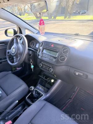 Black Volkswagen Golf Plus 2010 in Riga, with an engine capacity of 1.40 L and mileage of 268 thousand km for 1580 €, photo 13 on AUTOMOTO.COM.LV