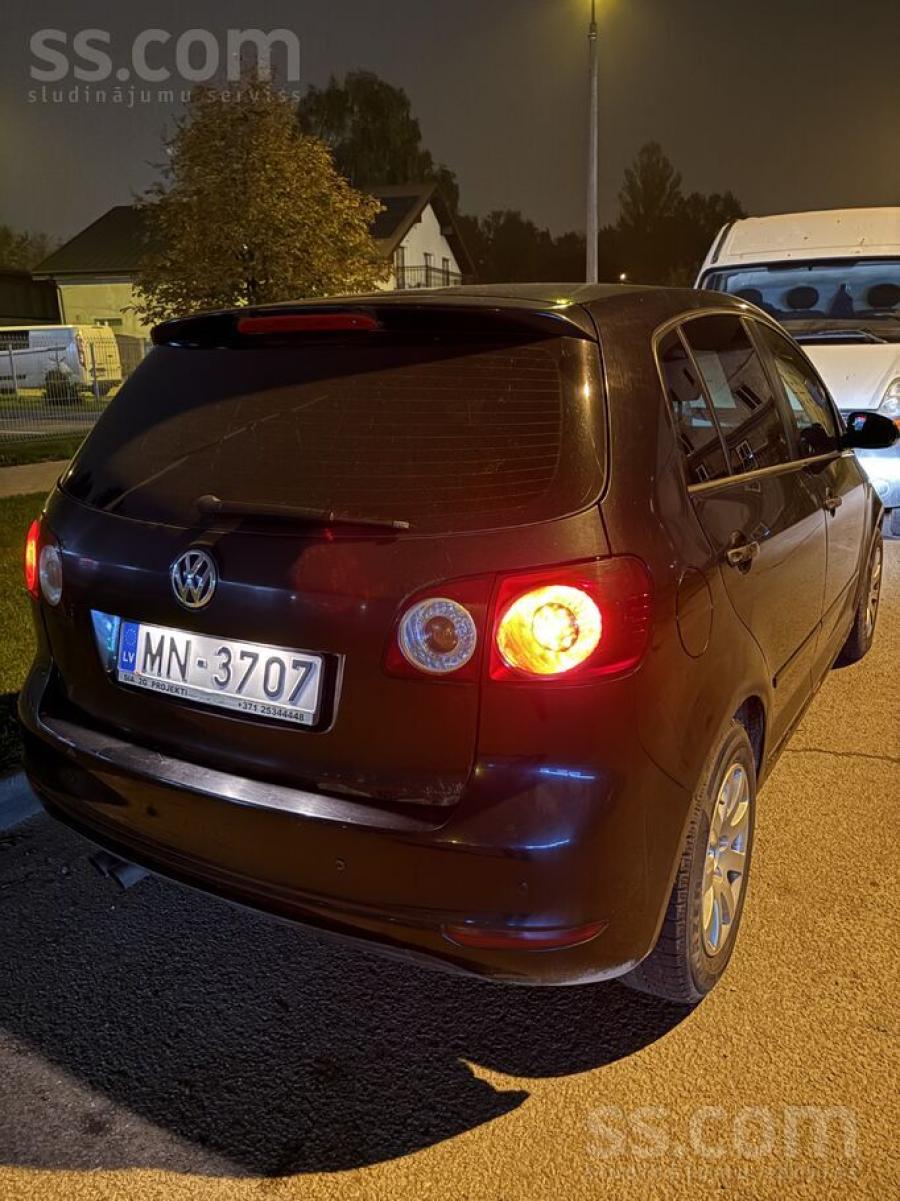 Black Volkswagen Golf Plus 2010 in Riga, with an engine capacity of 1.40 L and mileage of 268 thousand km for 1580 €, photo 16 on AUTOMOTO.COM.LV