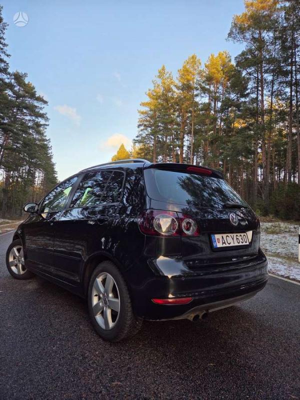 Black Volkswagen Golf Plus 2011 in Kaunas, with an engine capacity of 2.00 L and mileage of 295 thousand km for 5700 €, photo 4 on AUTOMOTO.COM.LV