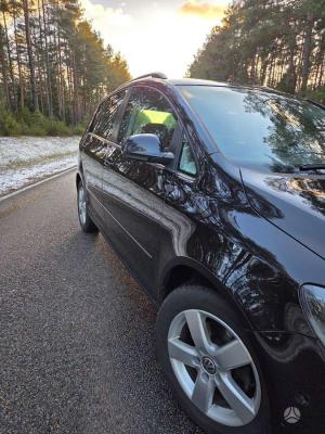 Black Volkswagen Golf Plus 2011 in Kaunas, with an engine capacity of 2.00 L and mileage of 295 thousand km for 5700 €, photo 7 on AUTOMOTO.COM.LV
