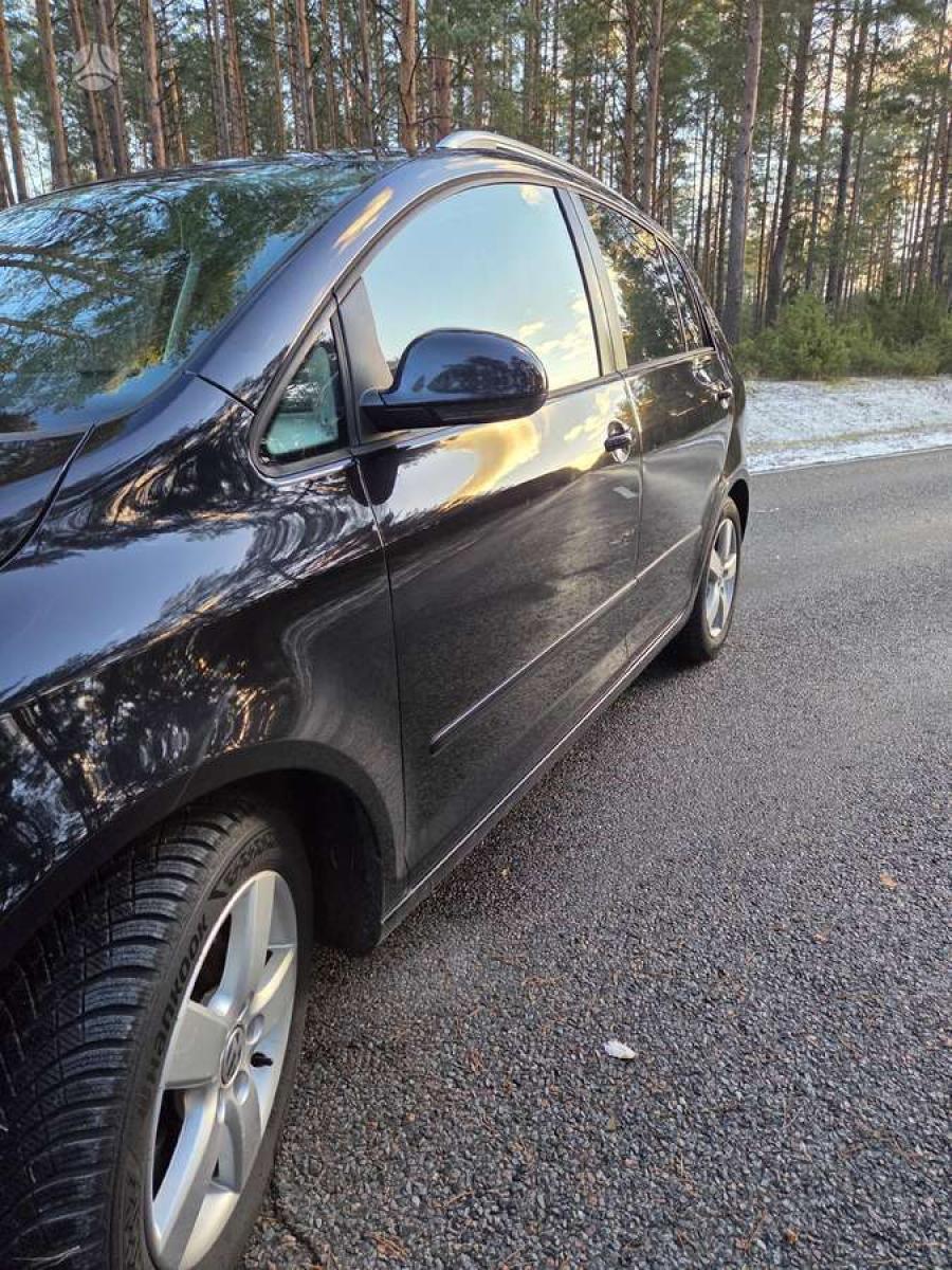 Black Volkswagen Golf Plus 2011 in Kaunas, with an engine capacity of 2.00 L and mileage of 295 thousand km for 5700 €, photo 8 on AUTOMOTO.COM.LV