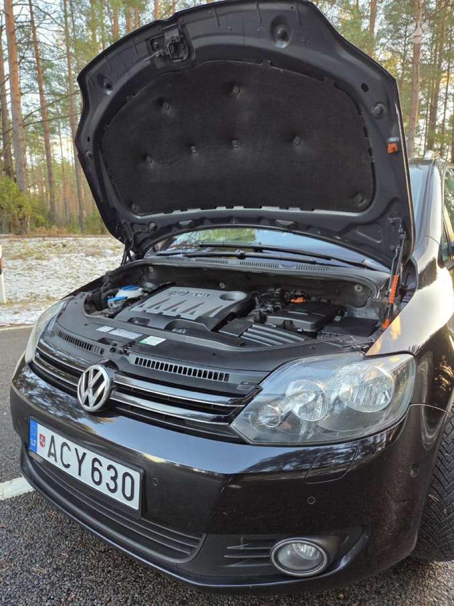 Black Volkswagen Golf Plus 2011 in Kaunas, with an engine capacity of 2.00 L and mileage of 295 thousand km for 5700 €, photo 9 on AUTOMOTO.COM.LV