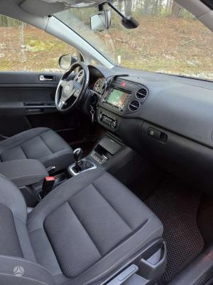 Black Volkswagen Golf Plus 2011 in Kaunas, with an engine capacity of 2.00 L and mileage of 295 thousand km for 5700 €, photo 21 on AUTOMOTO.COM.LV