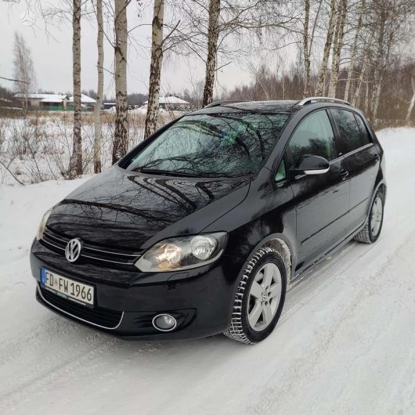 Melns Volkswagen Golf Plus 2011 Šauļi, ar dzinēja tilpumu 1.97 L un nobraukumu 211 tūkst. km par 5400 €, foto 1 vietnē AUTOMOTO.COM.LV