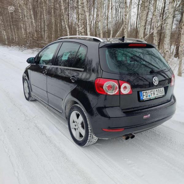 Melns Volkswagen Golf Plus 2011 Šauļi, ar dzinēja tilpumu 1.97 L un nobraukumu 211 tūkst. km par 5400 €, foto 7 vietnē AUTOMOTO.COM.LV