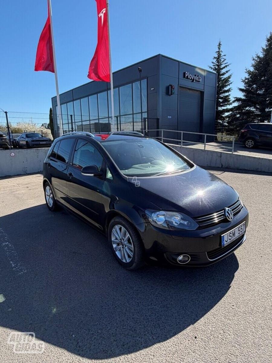 Black Volkswagen Golf Plus 2011 in Vilnius, with an engine capacity of 1.20 L and mileage of 253 thousand km for 3900 €, photo 1 on AUTOMOTO.COM.LV