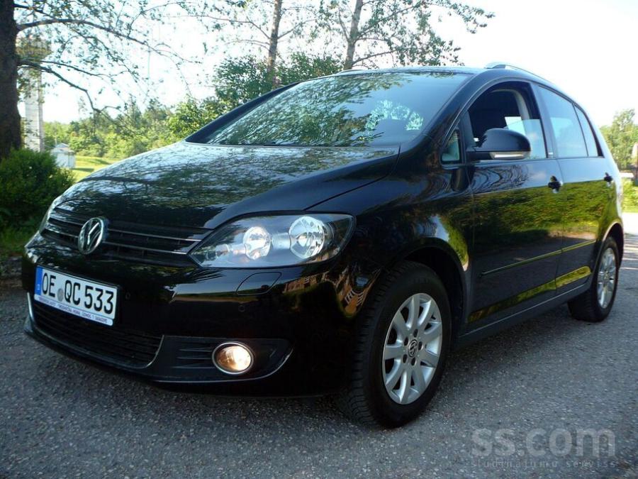 Black Volkswagen Golf Plus 2011 in Cesis, with an engine capacity of 1.60 L and mileage of 0 thousand km for 4990 €, photo 1 on AUTOMOTO.COM.LV
