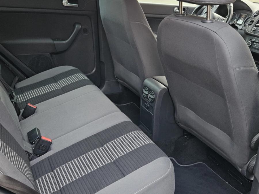 Melns Volkswagen Golf Plus 2011 Rīga, ar dzinēja tilpumu 1.60 L un nobraukumu 210 tūkst. km par 5490 €, foto 19 vietnē AUTOMOTO.COM.LV