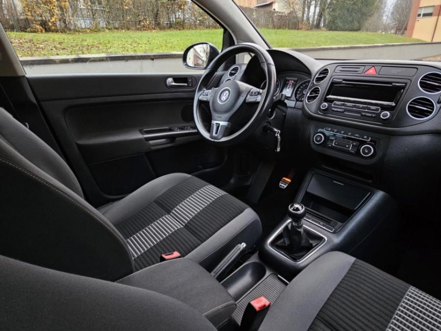 Melns Volkswagen Golf Plus 2011 Rīga, ar dzinēja tilpumu 1.60 L un nobraukumu 210 tūkst. km par 5490 €, foto 21 vietnē AUTOMOTO.COM.LV