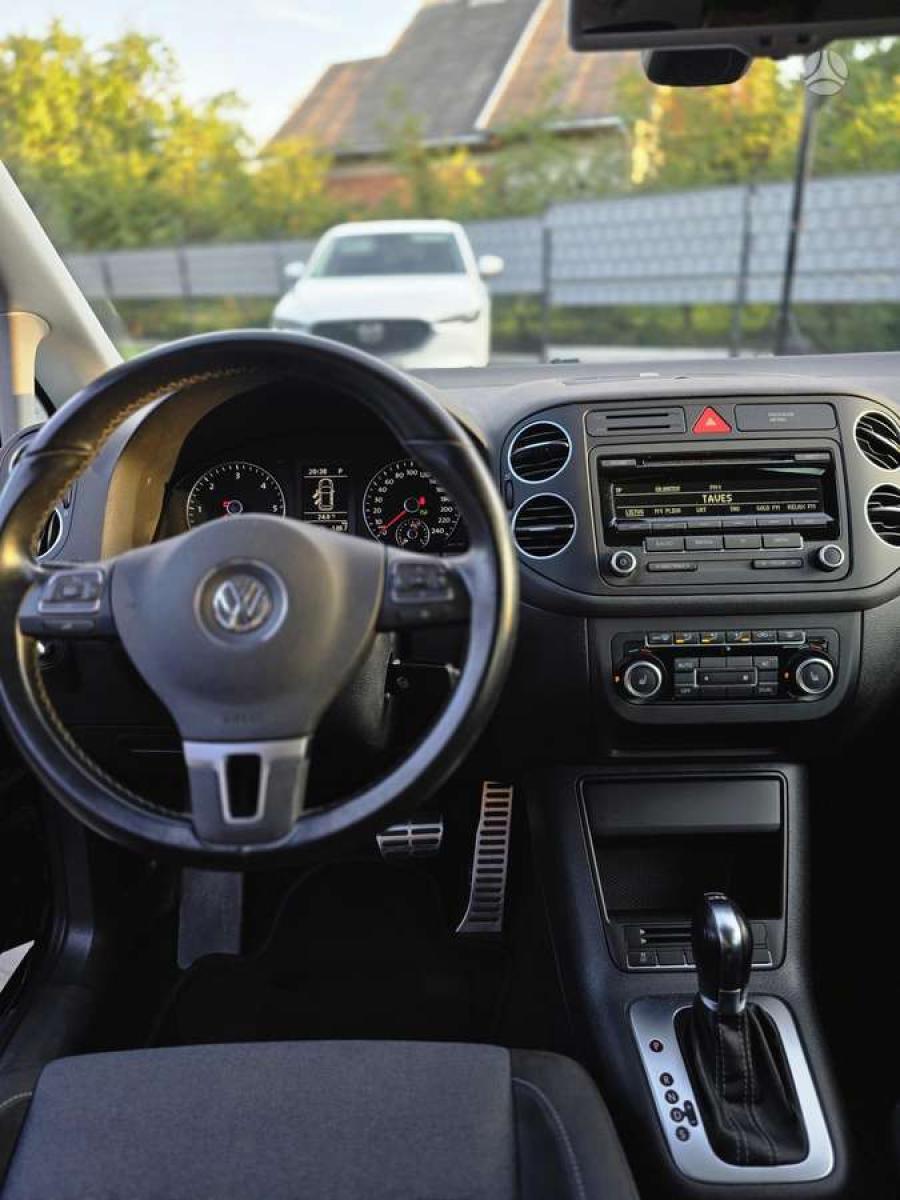Black Volkswagen Golf Plus 2011 in Kaunas, with an engine capacity of 1.60 L and mileage of 230 thousand km for 5600 €, photo 7 on AUTOMOTO.COM.LV