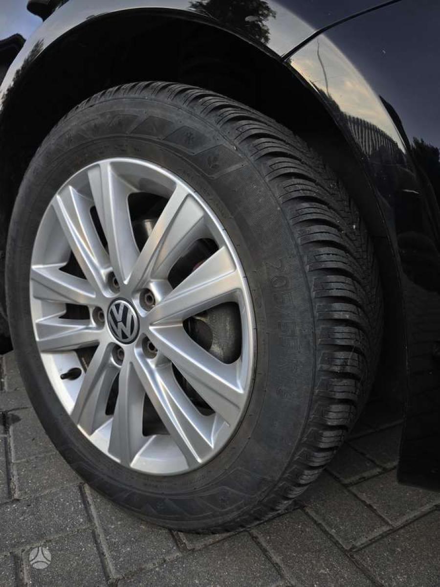 Black Volkswagen Golf Plus 2011 in Kaunas, with an engine capacity of 1.60 L and mileage of 230 thousand km for 5600 €, photo 12 on AUTOMOTO.COM.LV
