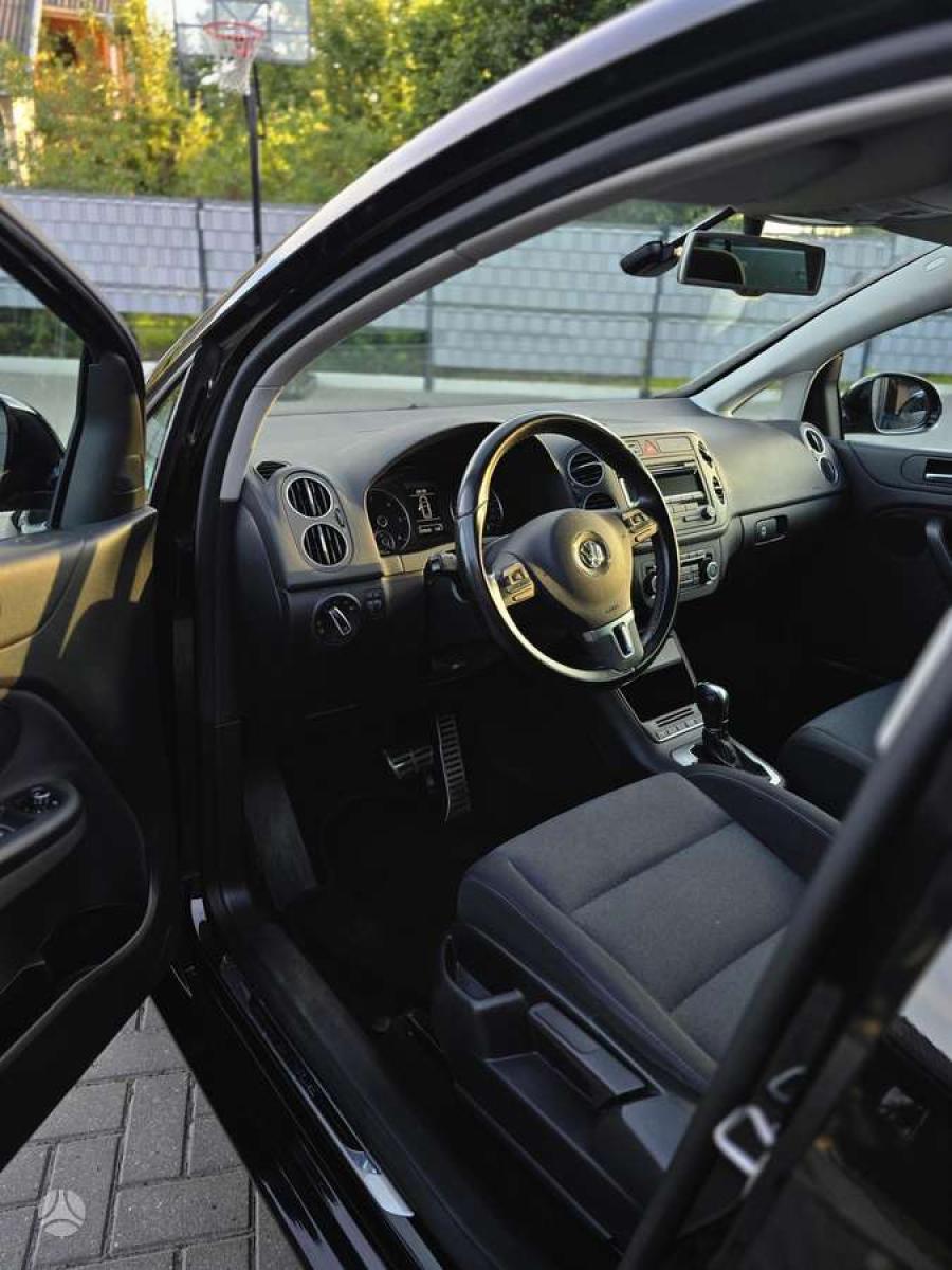 Black Volkswagen Golf Plus 2011 in Kaunas, with an engine capacity of 1.60 L and mileage of 230 thousand km for 5600 €, photo 14 on AUTOMOTO.COM.LV
