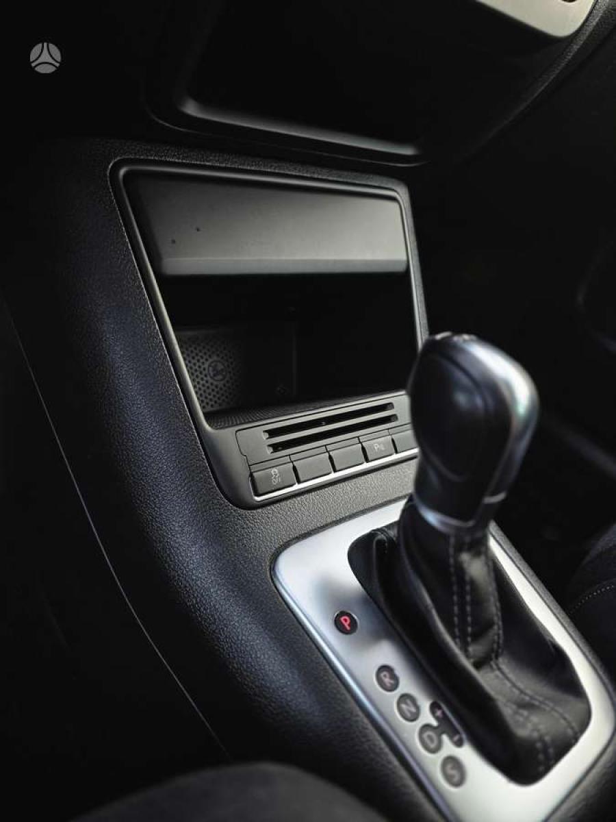 Black Volkswagen Golf Plus 2011 in Kaunas, with an engine capacity of 1.60 L and mileage of 230 thousand km for 5600 €, photo 15 on AUTOMOTO.COM.LV