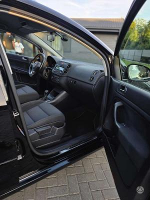 Black Volkswagen Golf Plus 2011 in Kaunas, with an engine capacity of 1.60 L and mileage of 230 thousand km for 5600 €, photo 17 on AUTOMOTO.COM.LV