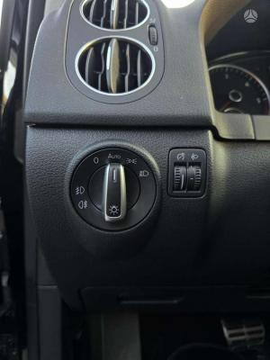 Black Volkswagen Golf Plus 2011 in Kaunas, with an engine capacity of 1.60 L and mileage of 230 thousand km for 5600 €, photo 19 on AUTOMOTO.COM.LV