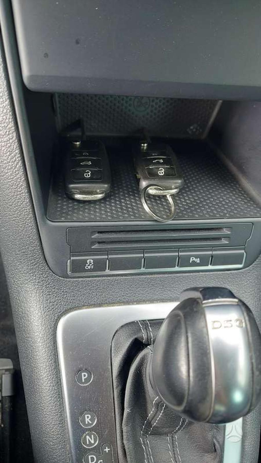 Black Volkswagen Golf Plus 2011 in Kaunas, with an engine capacity of 1.60 L and mileage of 230 thousand km for 5600 €, photo 21 on AUTOMOTO.COM.LV