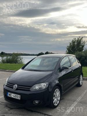 Melns Volkswagen Golf Plus 2011 Rīga, ar dzinēja tilpumu 2.00 L un nobraukumu 380 tūkst. km par 3800 €, foto  vietnē AUTOMOTO.COM.LV