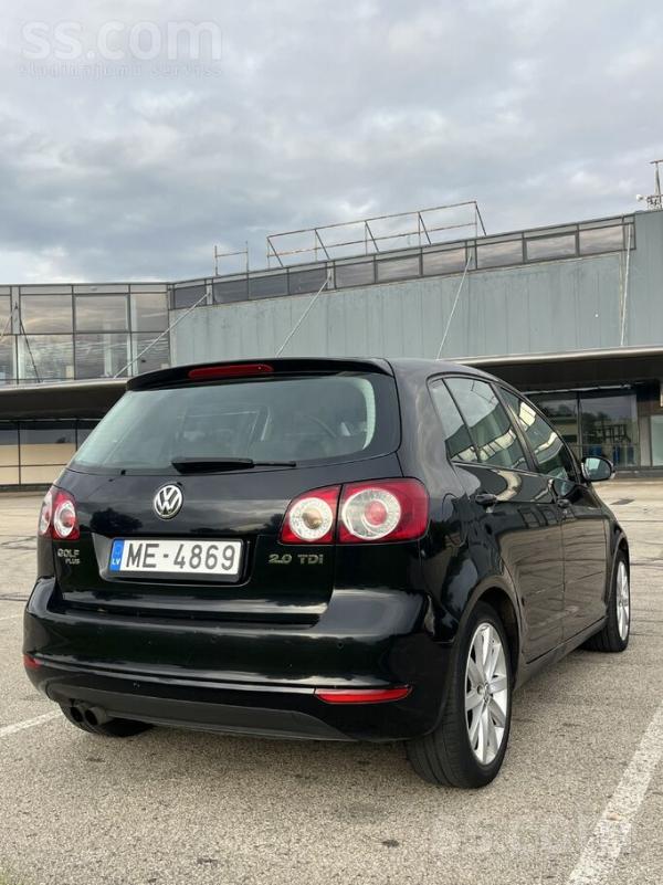 Melns Volkswagen Golf Plus 2011 Rīga, ar dzinēja tilpumu 2.00 L un nobraukumu 380 tūkst. km par 3800 €, foto 3 vietnē AUTOMOTO.COM.LV