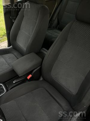 Melns Volkswagen Golf Plus 2011 Rīga, ar dzinēja tilpumu 2.00 L un nobraukumu 380 tūkst. km par 3800 €, foto 8 vietnē AUTOMOTO.COM.LV