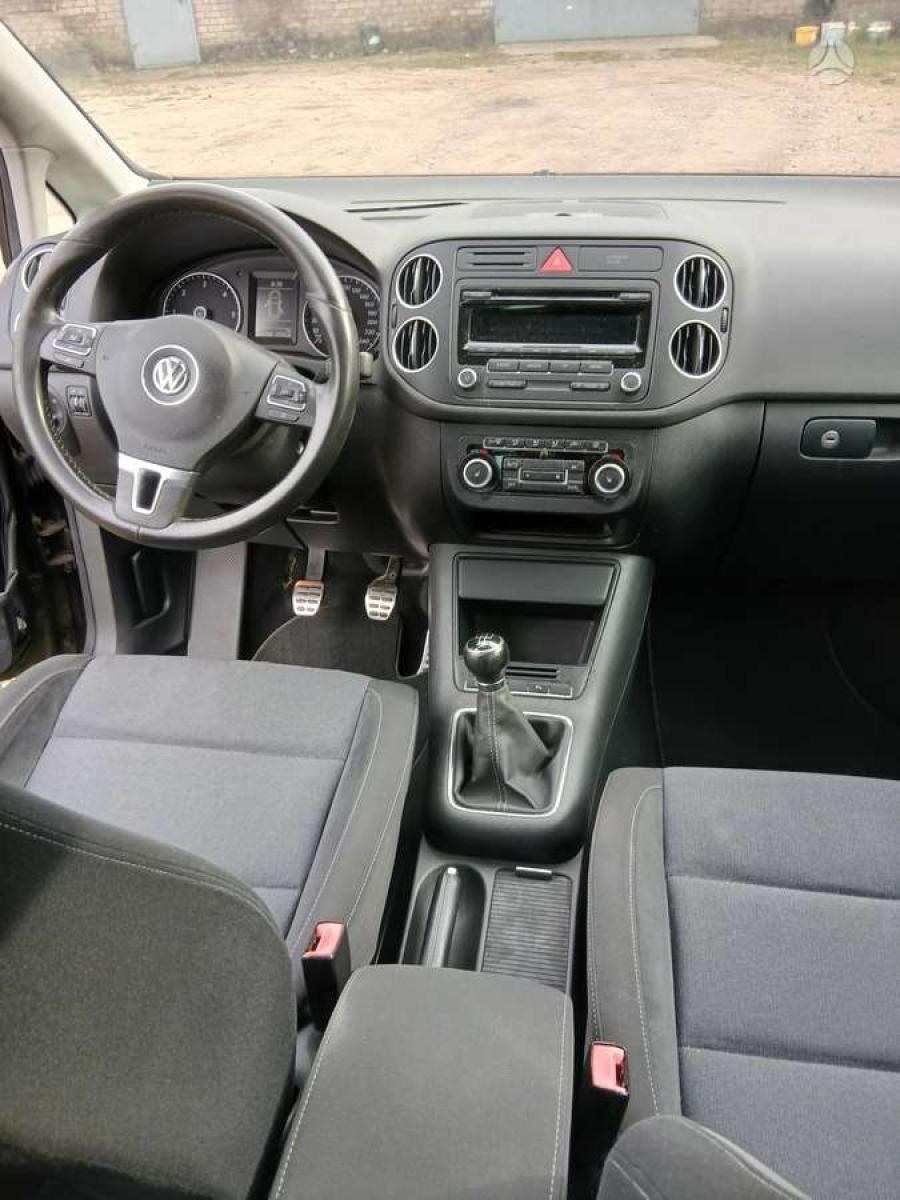 Black Volkswagen Golf Plus 2011 in Jonava, with an engine capacity of 1.60 L and mileage of 264 thousand km for 2850 €, photo 7 on AUTOMOTO.COM.LV