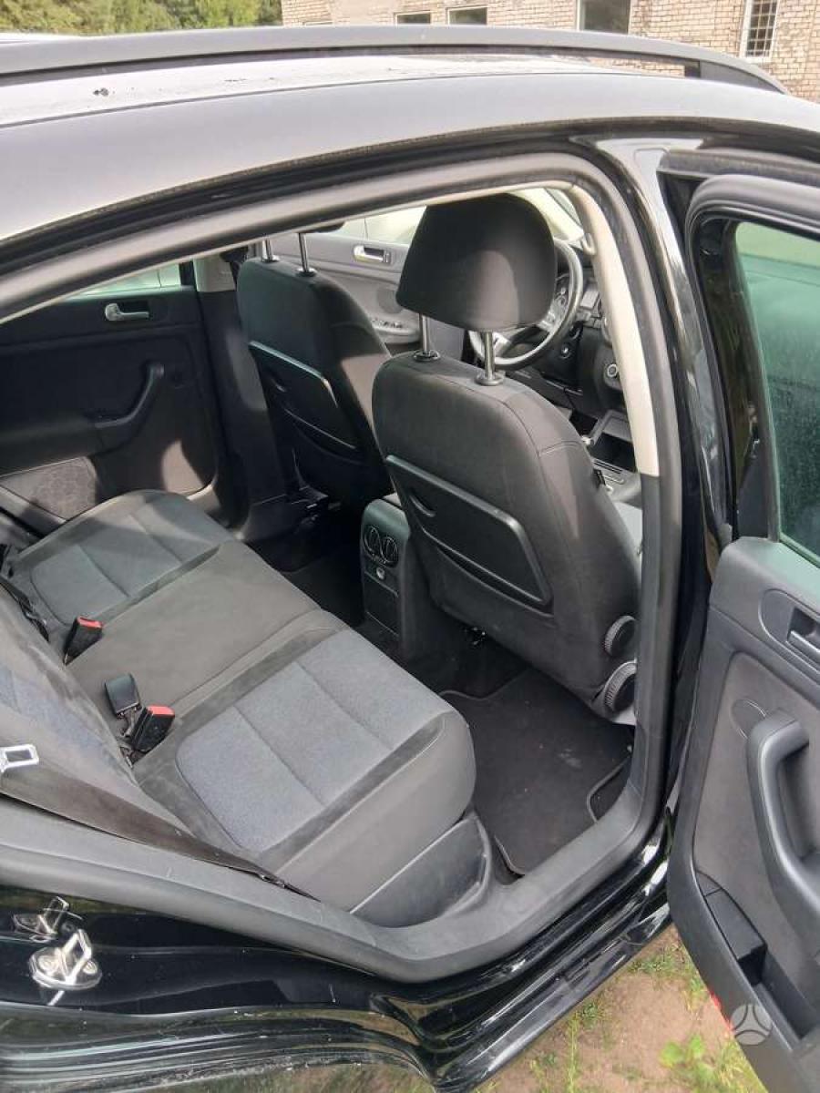 Black Volkswagen Golf Plus 2011 in Jonava, with an engine capacity of 1.60 L and mileage of 264 thousand km for 2850 €, photo 9 on AUTOMOTO.COM.LV