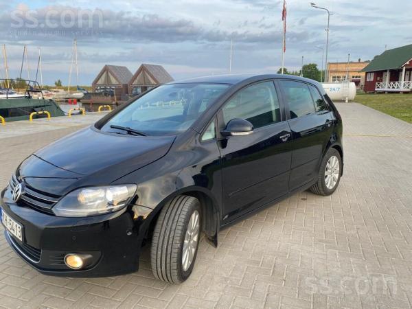 Black Volkswagen Golf Plus 2011 in Tukums, with an engine capacity of 2.00 L and mileage of 330 thousand km for 3900 €, photo 3 on AUTOMOTO.COM.LV