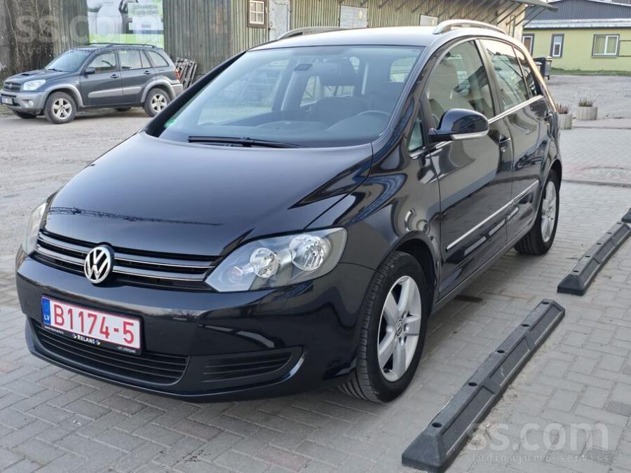 Black Volkswagen Golf Plus 2012 in Kuldiga, with an engine capacity of 1.40 L and mileage of 136 thousand km for 6000 €, photo 2 on AUTOMOTO.COM.LV