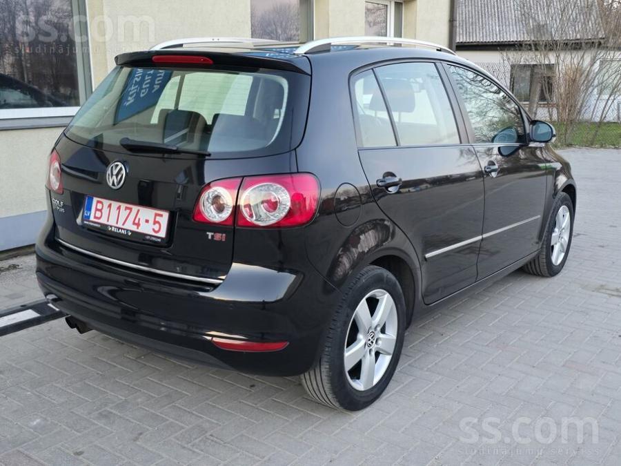 Black Volkswagen Golf Plus 2012 in Kuldiga, with an engine capacity of 1.40 L and mileage of 136 thousand km for 6000 €, photo 3 on AUTOMOTO.COM.LV