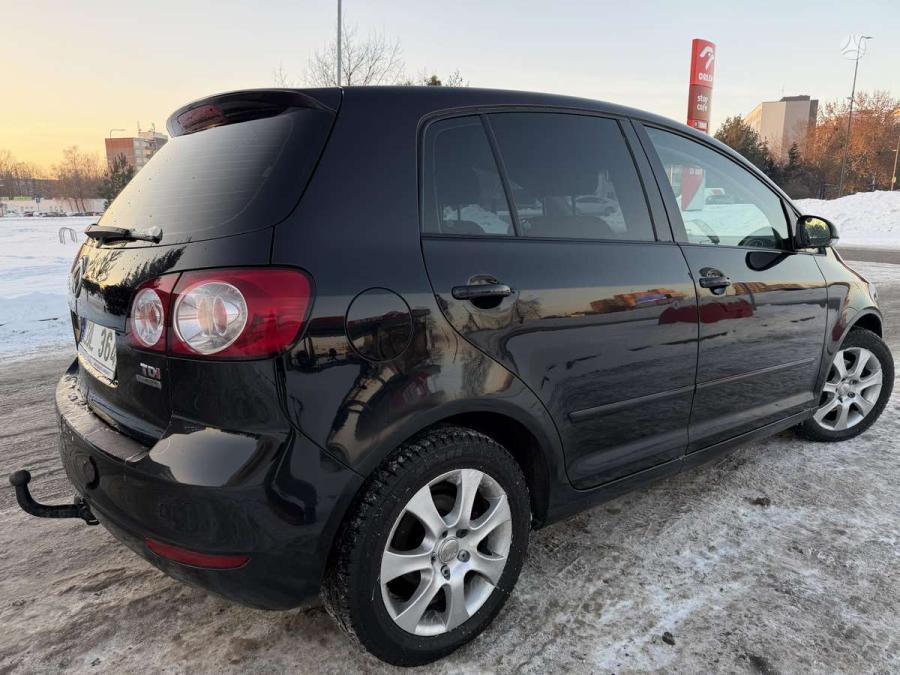 Melns Volkswagen Golf Plus 2012 Kauņa, ar dzinēja tilpumu 1.60 L un nobraukumu 334 tūkst. km par 4000 €, foto 4 vietnē AUTOMOTO.COM.LV