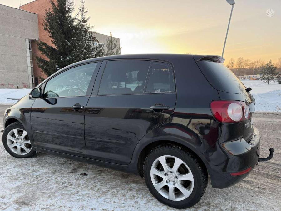 Melns Volkswagen Golf Plus 2012 Kauņa, ar dzinēja tilpumu 1.60 L un nobraukumu 334 tūkst. km par 4000 €, foto 13 vietnē AUTOMOTO.COM.LV