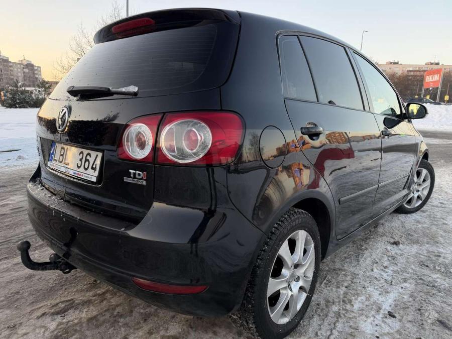 Melns Volkswagen Golf Plus 2012 Kauņa, ar dzinēja tilpumu 1.60 L un nobraukumu 334 tūkst. km par 4000 €, foto 23 vietnē AUTOMOTO.COM.LV