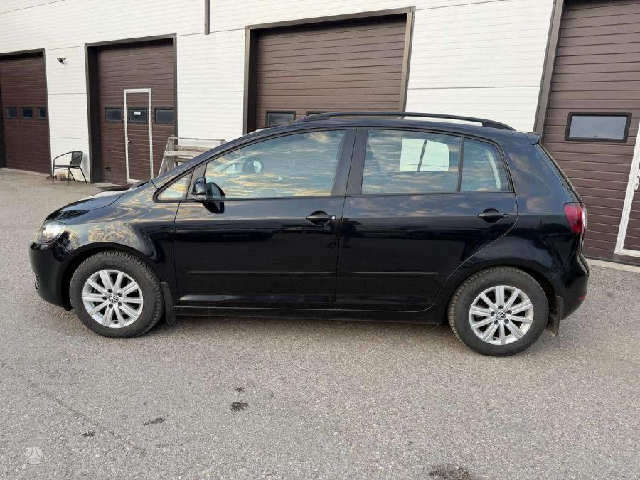 Melns Volkswagen Golf Plus 2012 Utena, ar dzinēja tilpumu 1.60 L un nobraukumu 269 tūkst. km par 4200 €, foto 10 vietnē AUTOMOTO.COM.LV