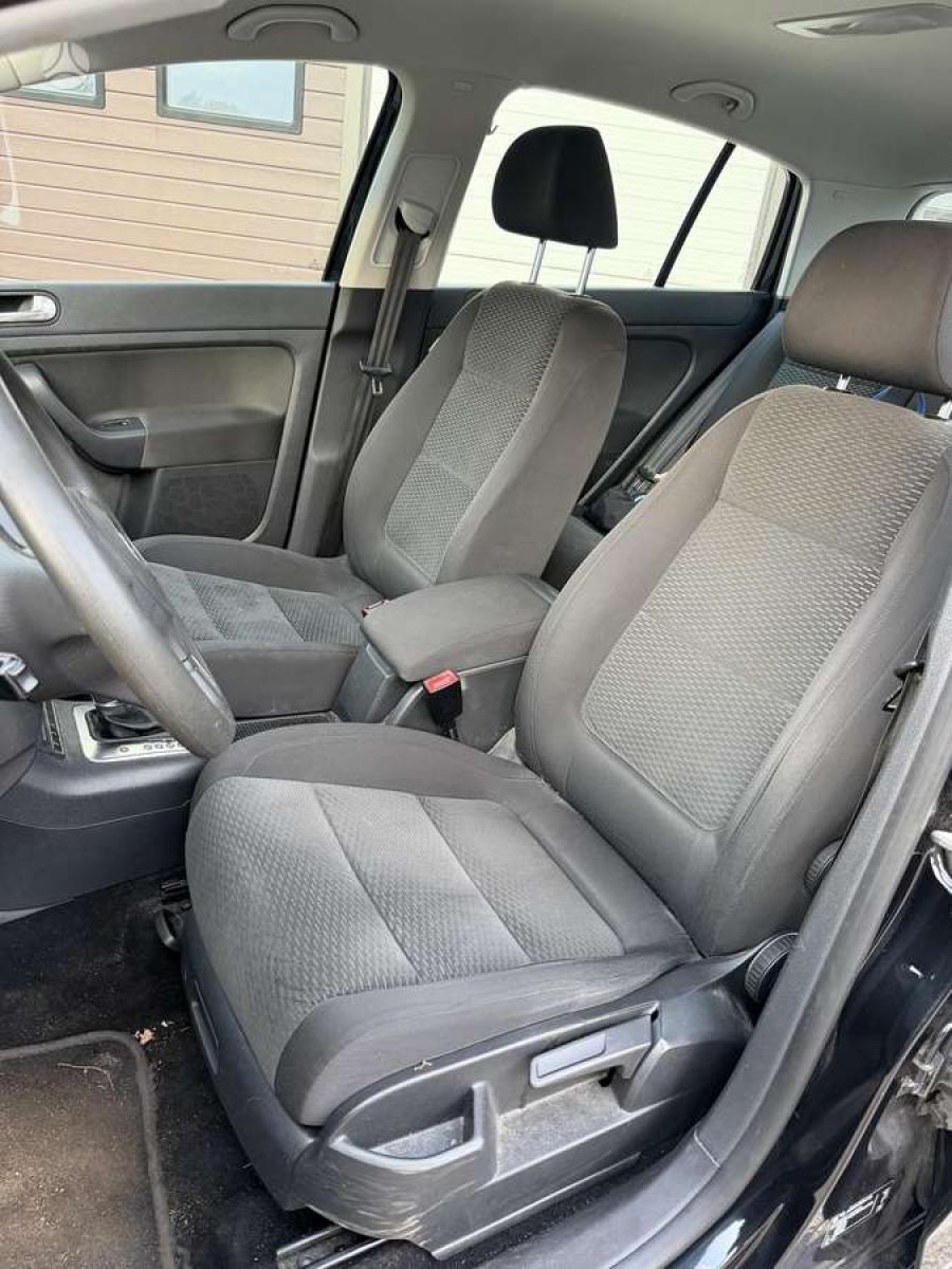 Melns Volkswagen Golf Plus 2012 Utena, ar dzinēja tilpumu 1.60 L un nobraukumu 269 tūkst. km par 4200 €, foto 17 vietnē AUTOMOTO.COM.LV