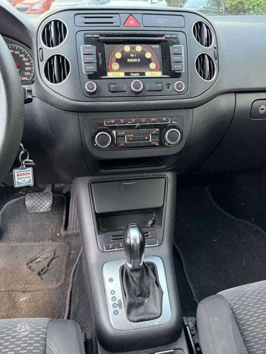 Melns Volkswagen Golf Plus 2012 Utena, ar dzinēja tilpumu 1.60 L un nobraukumu 269 tūkst. km par 4200 €, foto 20 vietnē AUTOMOTO.COM.LV