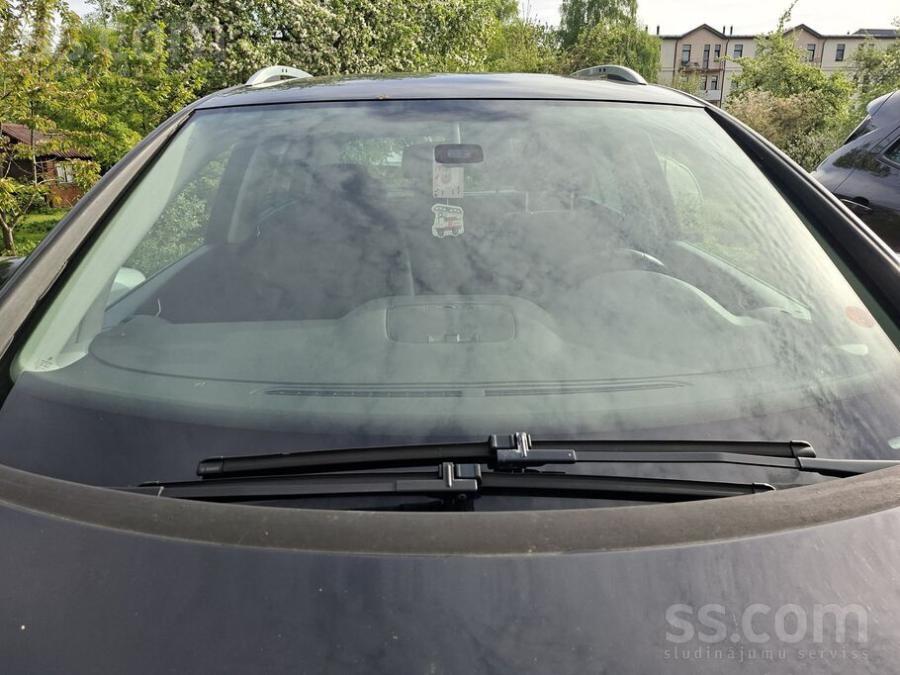 Melns Volkswagen Golf Plus 2012 Rīga, ar dzinēja tilpumu 1.60 L un nobraukumu 344 tūkst. km par 2990 €, foto 5 vietnē AUTOMOTO.COM.LV