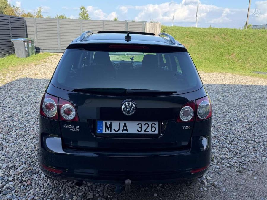 Melns Volkswagen Golf Plus 2012 Viļņa, ar dzinēja tilpumu 1.60 L un nobraukumu 339 tūkst. km par 3850 €, foto 6 vietnē AUTOMOTO.COM.LV