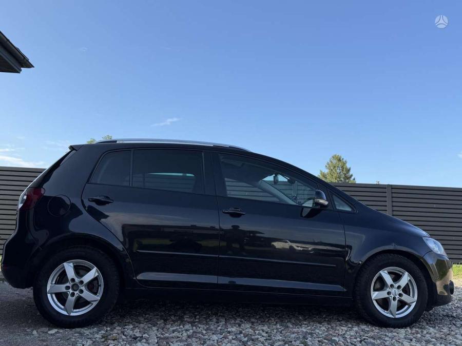 Melns Volkswagen Golf Plus 2012 Viļņa, ar dzinēja tilpumu 1.60 L un nobraukumu 339 tūkst. km par 3850 €, foto 8 vietnē AUTOMOTO.COM.LV