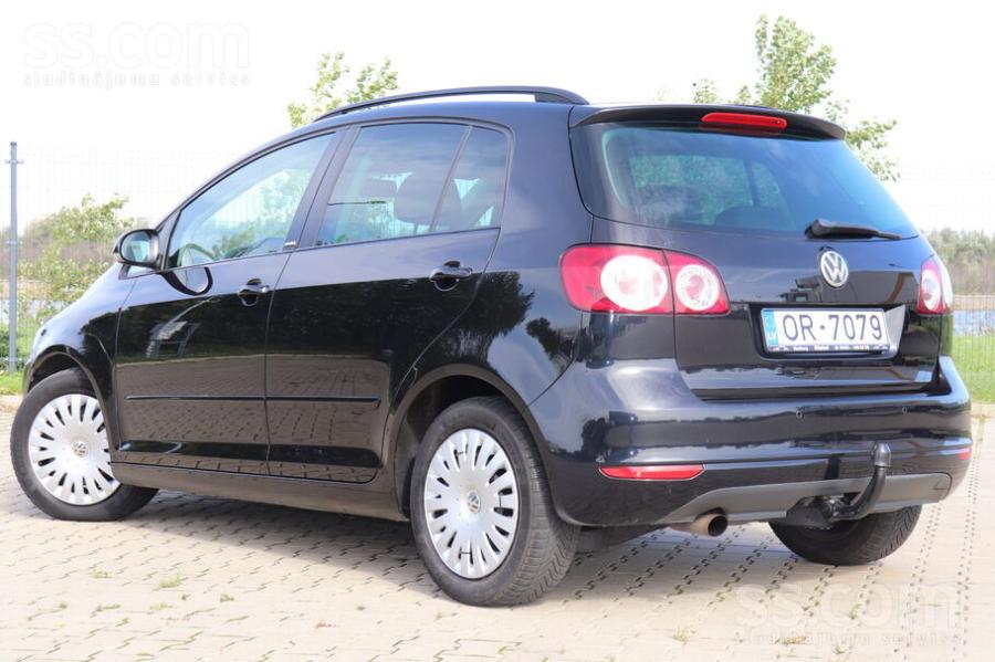 Melns Volkswagen Golf Plus 2012 Rīga, ar dzinēja tilpumu 1.60 L un nobraukumu 284 tūkst. km par 4450 €, foto 11 vietnē AUTOMOTO.COM.LV