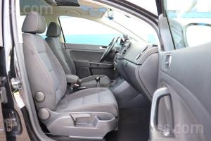 Melns Volkswagen Golf Plus 2012 Rīga, ar dzinēja tilpumu 1.60 L un nobraukumu 284 tūkst. km par 4450 €, foto 20 vietnē AUTOMOTO.COM.LV