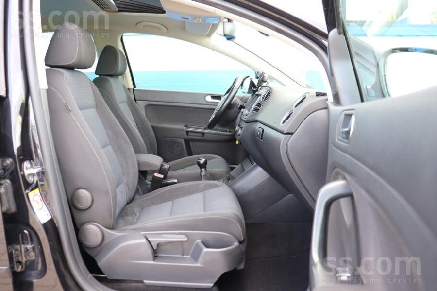 Melns Volkswagen Golf Plus 2012 Rīga, ar dzinēja tilpumu 1.60 L un nobraukumu 284 tūkst. km par 4450 €, foto 20 vietnē AUTOMOTO.COM.LV