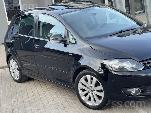 Melns Volkswagen Golf Plus 2013 Jūrmala, ar dzinēja tilpumu 2.00 L un nobraukumu 0 tūkst. km par 5150 €, foto 5 vietnē AUTOMOTO.COM.LV