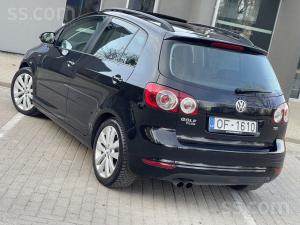 Black Volkswagen Golf Plus 2013 in Jurmala, with an engine capacity of 2.00 L and mileage of 0 thousand km for 5150 €, photo 16 on AUTOMOTO.COM.LV
