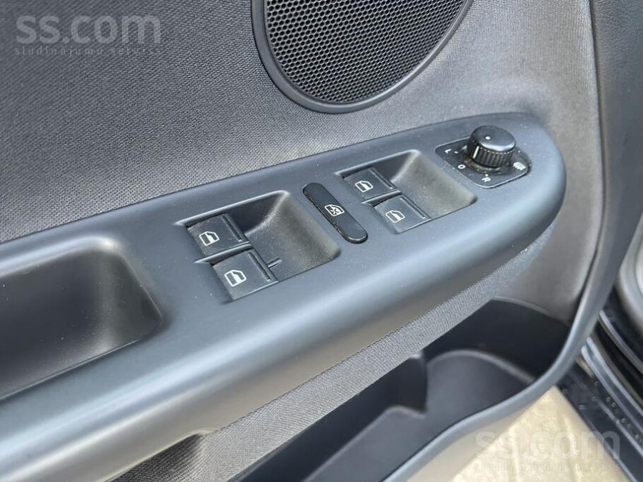 Black Volkswagen Golf Plus 2013 in Jurmala, with an engine capacity of 2.00 L and mileage of 0 thousand km for 5150 €, photo 22 on AUTOMOTO.COM.LV