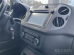 Black Volkswagen Golf Plus 2013 in Jurmala, with an engine capacity of 2.00 L and mileage of 0 thousand km for 5150 €, photo 35 on AUTOMOTO.COM.LV