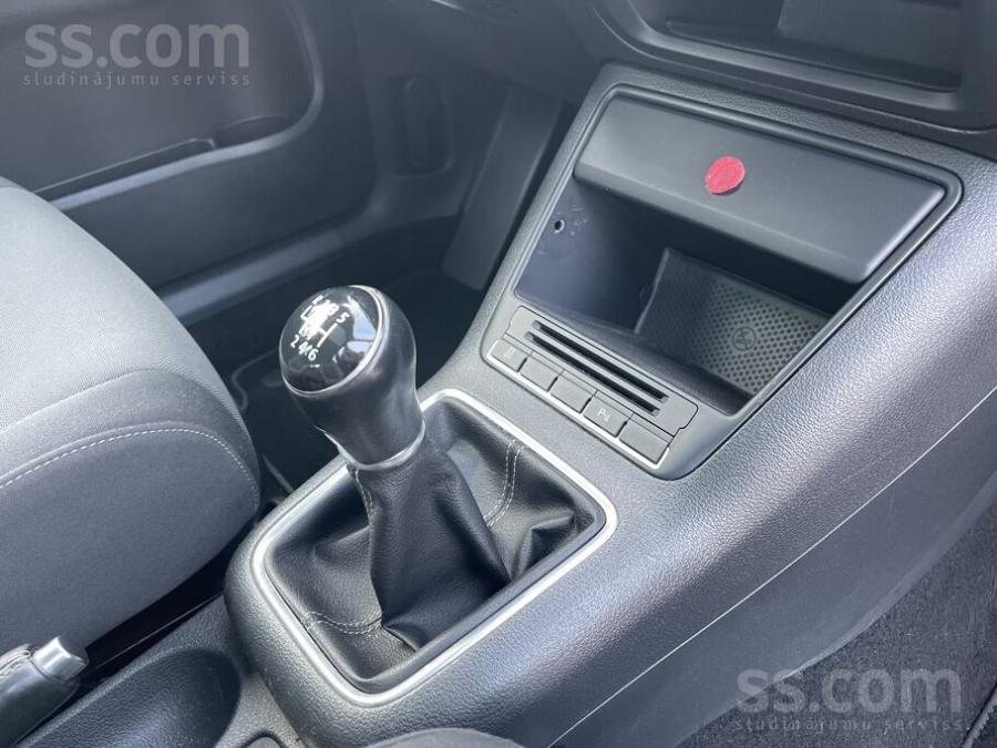 Black Volkswagen Golf Plus 2013 in Jurmala, with an engine capacity of 2.00 L and mileage of 0 thousand km for 5150 €, photo 36 on AUTOMOTO.COM.LV