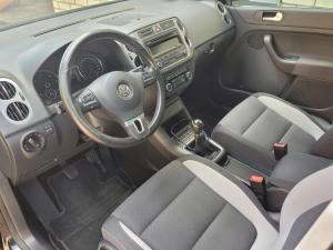 Melns Volkswagen Golf Plus 2013 Rīga, ar dzinēja tilpumu 2.00 L un nobraukumu 221 tūkst. km par 6900 €, foto 4 vietnē AUTOMOTO.COM.LV