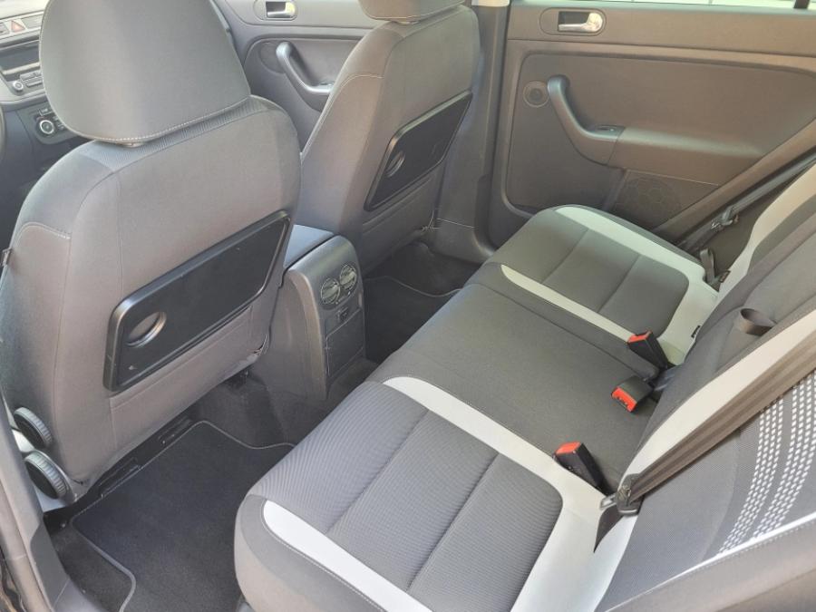 Melns Volkswagen Golf Plus 2013 Rīga, ar dzinēja tilpumu 2.00 L un nobraukumu 221 tūkst. km par 6900 €, foto 5 vietnē AUTOMOTO.COM.LV