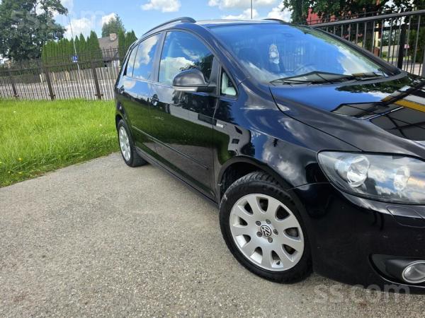 Melns Volkswagen Golf Plus 2013 Jelgava, ar dzinēja tilpumu 2.00 L un nobraukumu 268 tūkst. km par 4999 €, foto 2 vietnē AUTOMOTO.COM.LV