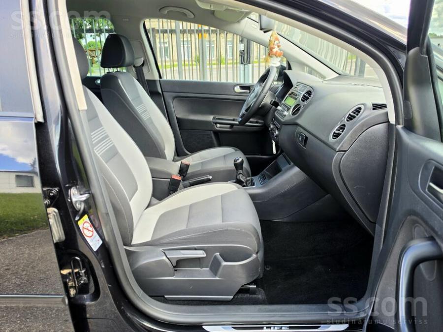 Melns Volkswagen Golf Plus 2013 Jelgava, ar dzinēja tilpumu 2.00 L un nobraukumu 268 tūkst. km par 4999 €, foto 12 vietnē AUTOMOTO.COM.LV